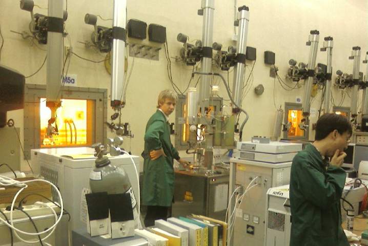 60 Jahre NETZSCH-Gerätebau: Die Entwicklung neuer Laser Flash ...