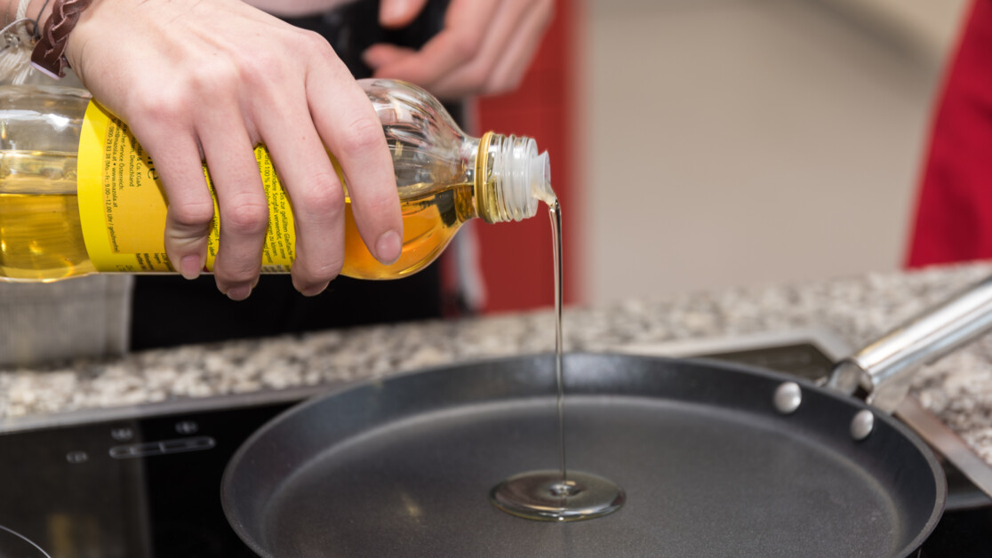 A Study on the Oxidation Behavior of Cooking Oils by Means of HP-DSC ...
